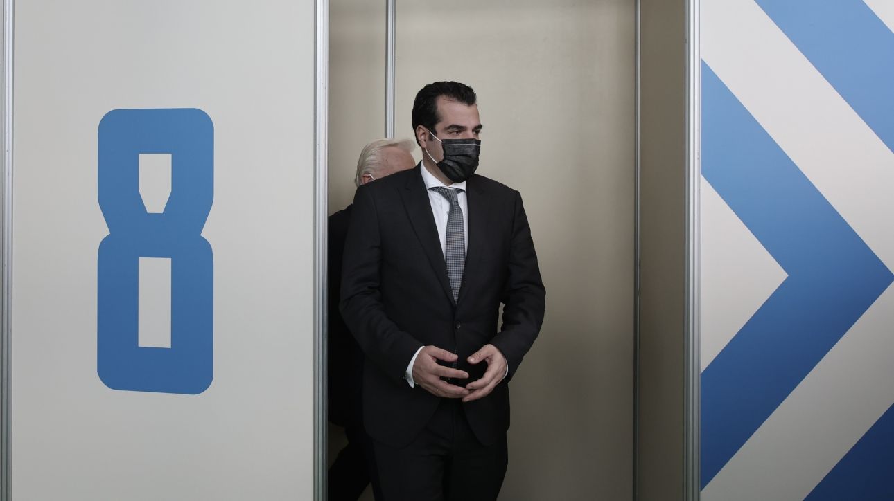 Πλεύρης: Νέα μέτρα είναι πάντα στο τραπέζι - «Ελεεινά» τα περί ΜΕΘ για ...