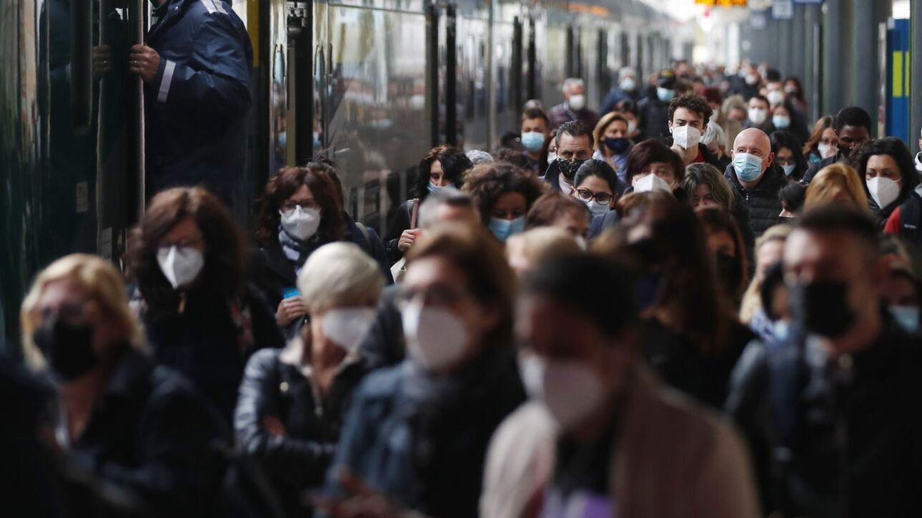 Όμικρον: «Όλα ανοικτά» για νέα μέτρα - Τα επόμενα βήματα της κυβέρνησης ...