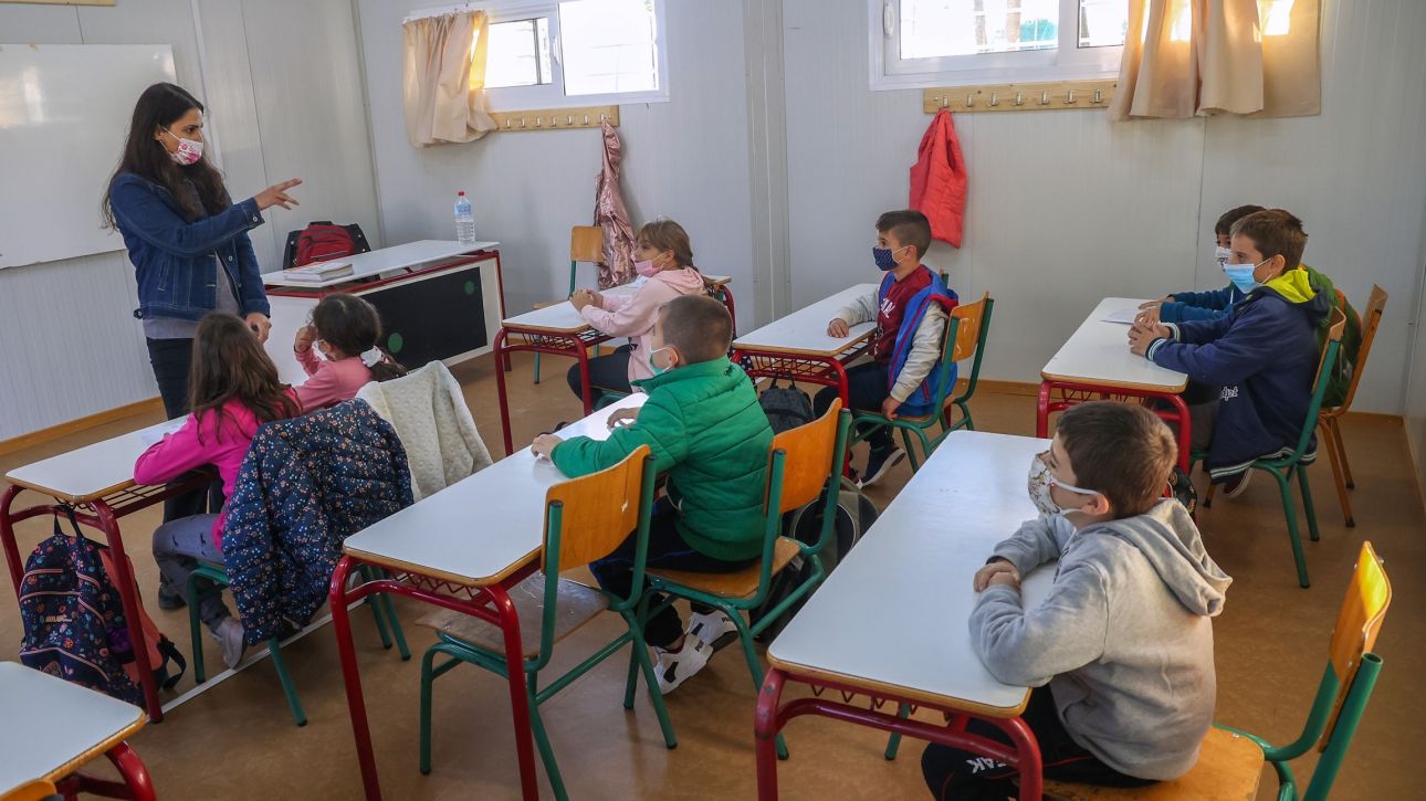 Επιστροφή στα σχολεία με αλλαγές και προβληματισμό: Τι προβλέπει το νέο ...