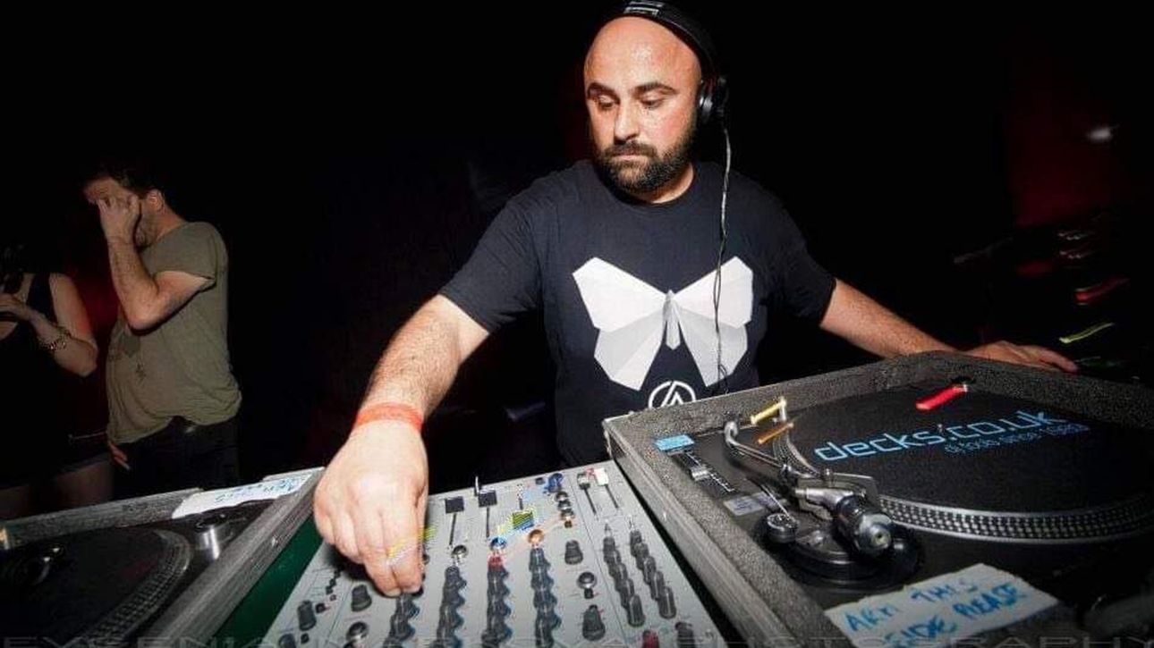 Λονδίνο: Έλληνας dj μεταμορφώνει κήπους σε... έργο τέχνης - CNN.gr
