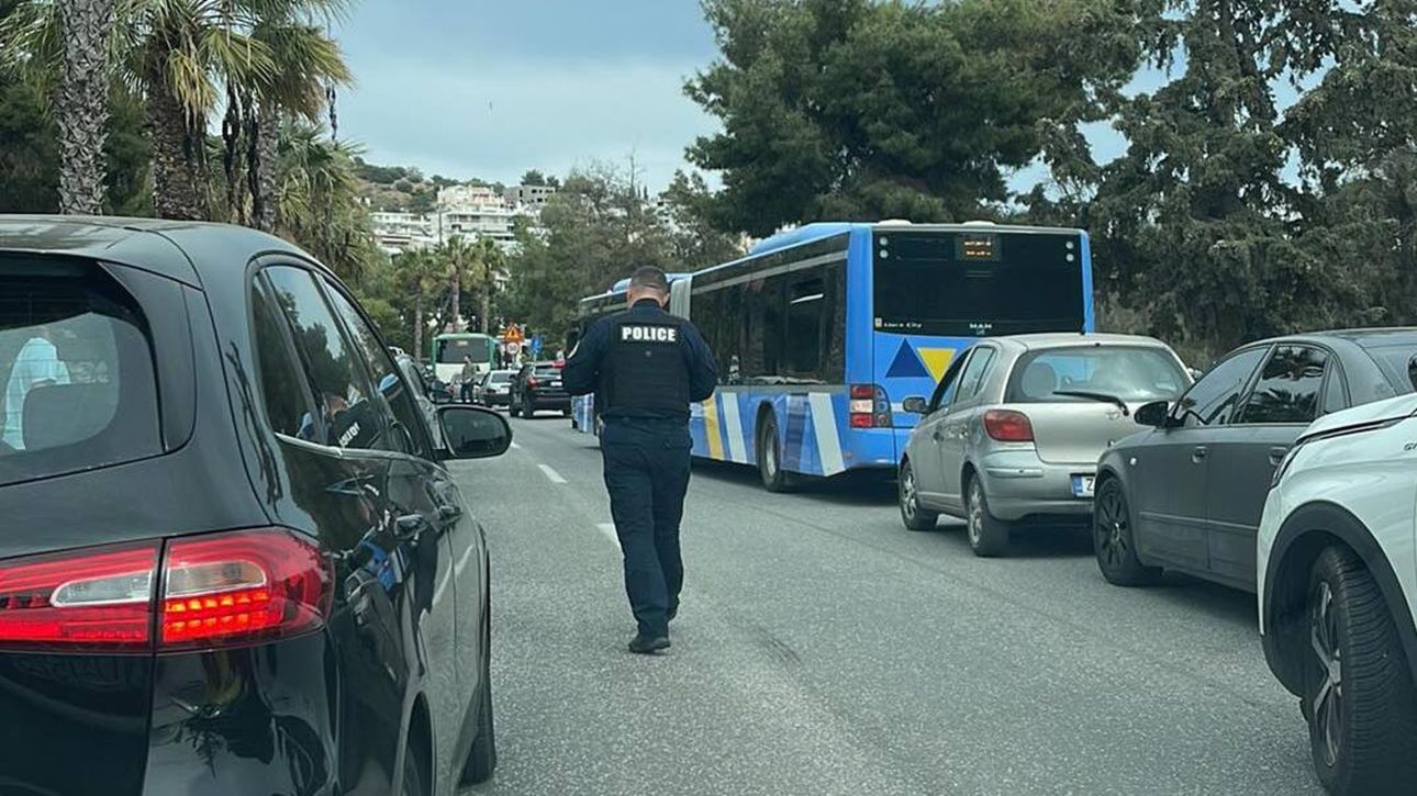 Τροχαίο στην Ποσειδώνος - Αυξημένη η κίνηση στο ύψος της Βουλιαγμένης ...