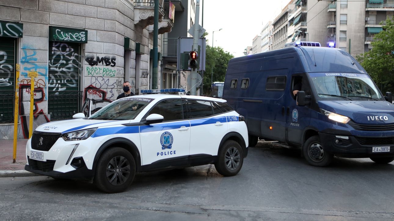 Αυτοκτονία 14χρονου: Κρίσιμη η κατάθεση καθηγήτριας - Εξετάζεται το ...