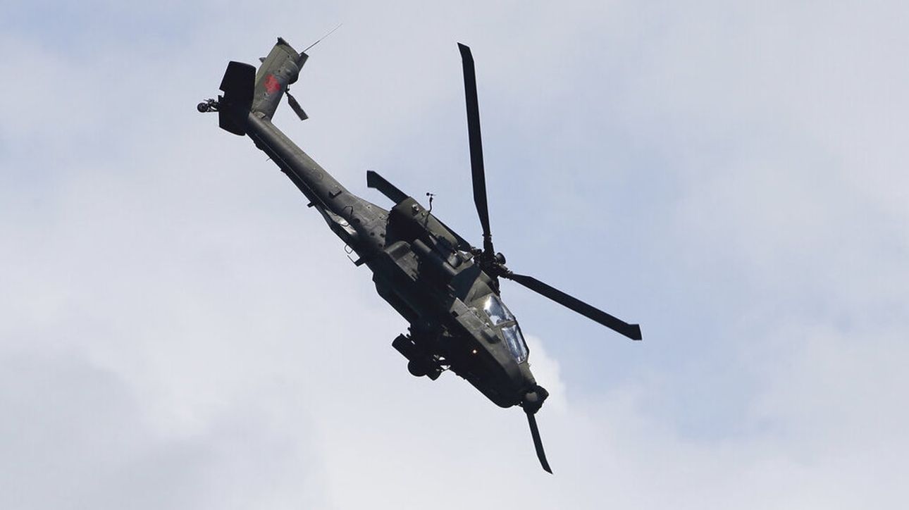 Επισκευάστηκε το ελικόπτερο Apache που έκανε αναγκαστική προσγείωση σε ...