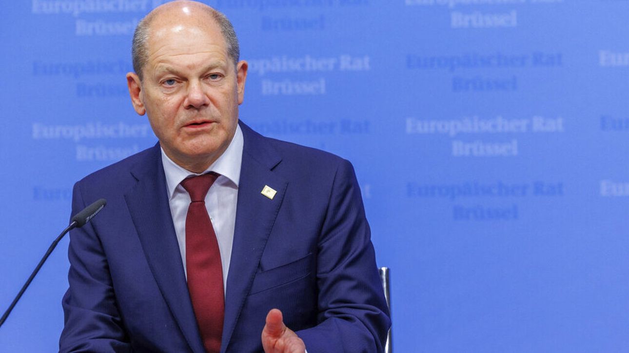 Σολτς: Η Γερμανία θα αντικαταστήσει τανκ που θα στείλει η Ελλάδα στην ...