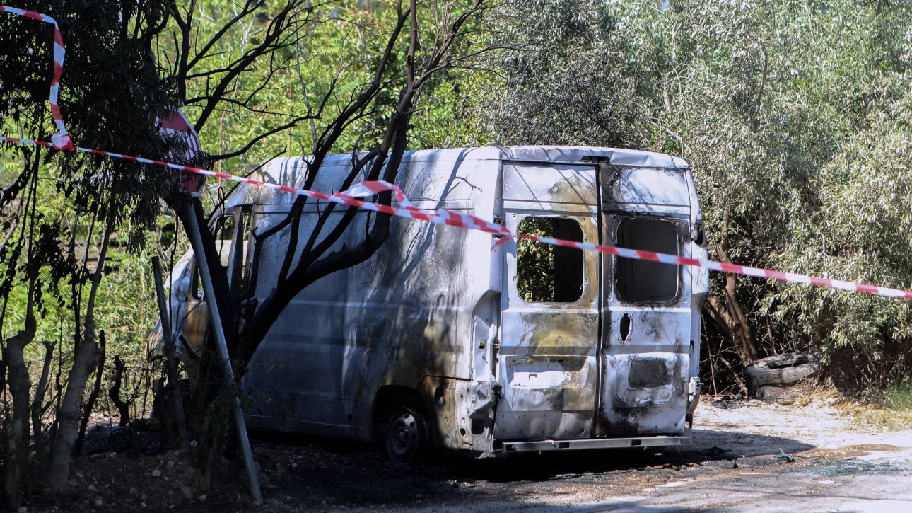 Γέρακας: Στα χέρια της ΕΛ.ΑΣ. τα δύο καλάσνικοφ με τα οποία «γάζωσαν ...