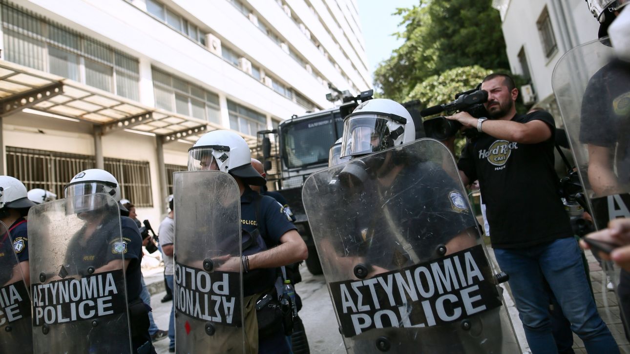 Νόμος του κράτους η πανεπιστημιακή αστυνομία – Τι αναφέρει το ΦΕΚ - CNN.gr