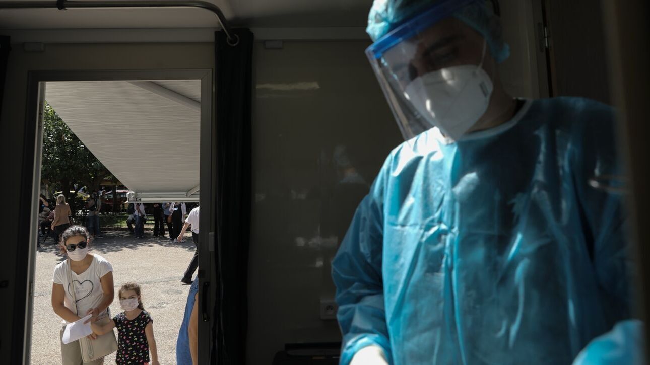 Κορωνοϊός - Τζανάκης: Κορύφωση του 6ου κύματος αυτή την εβδομάδα, στους ...
