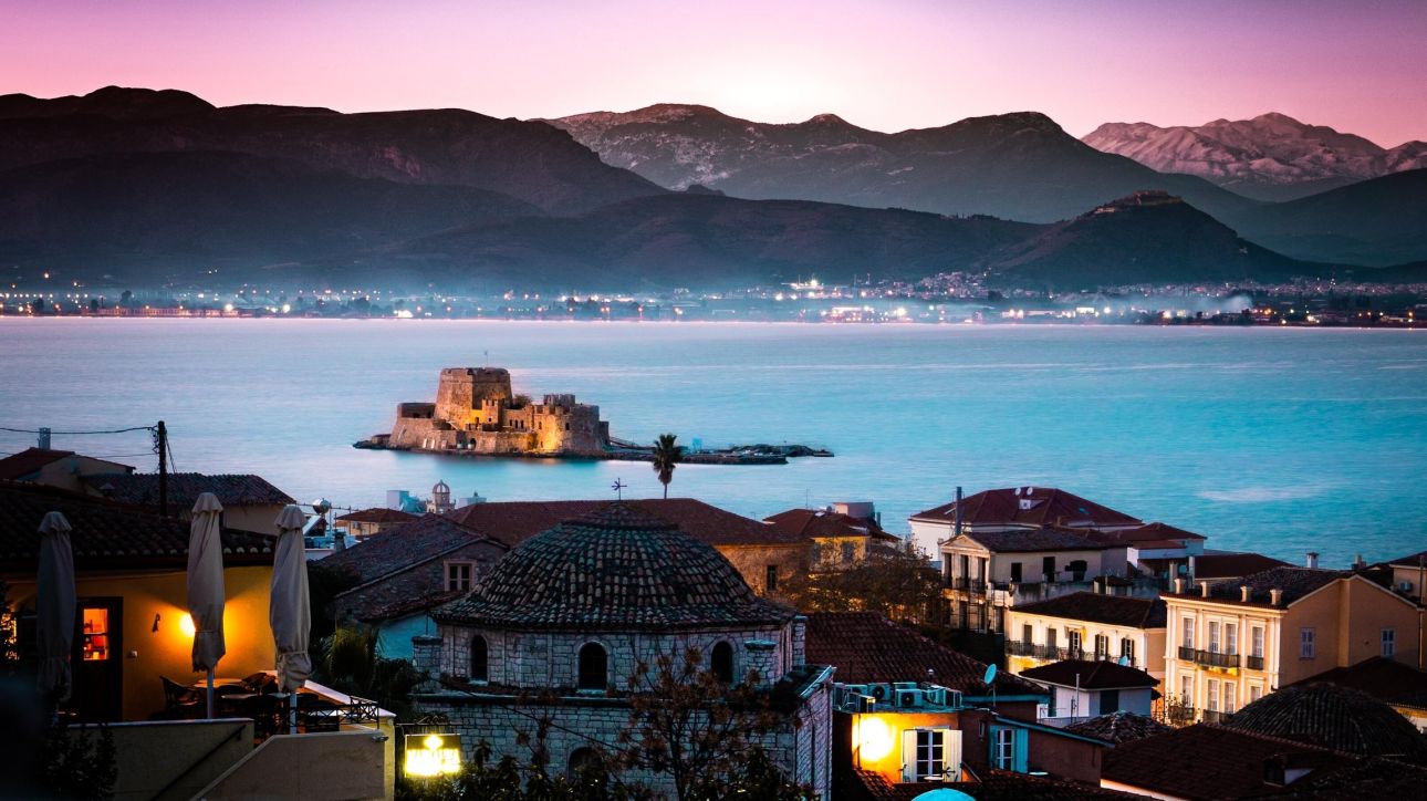 Η λίστα με τις πιο όμορφες -μικρές- πόλεις της Ευρώπης - Το Ναύπλιο ...