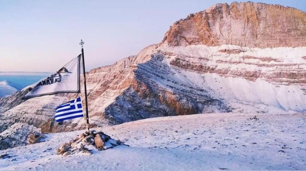 Άναψαν τα τζάκια στα ορεινά της Ηπείρου - Το πρώτο χιόνι στον Όλυμπο ...