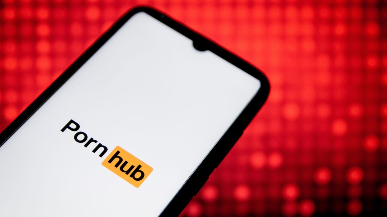 Το Pornhub στη μάχη κατά της παιδικής πορνογραφίας με ειδικό λογισμικό ...