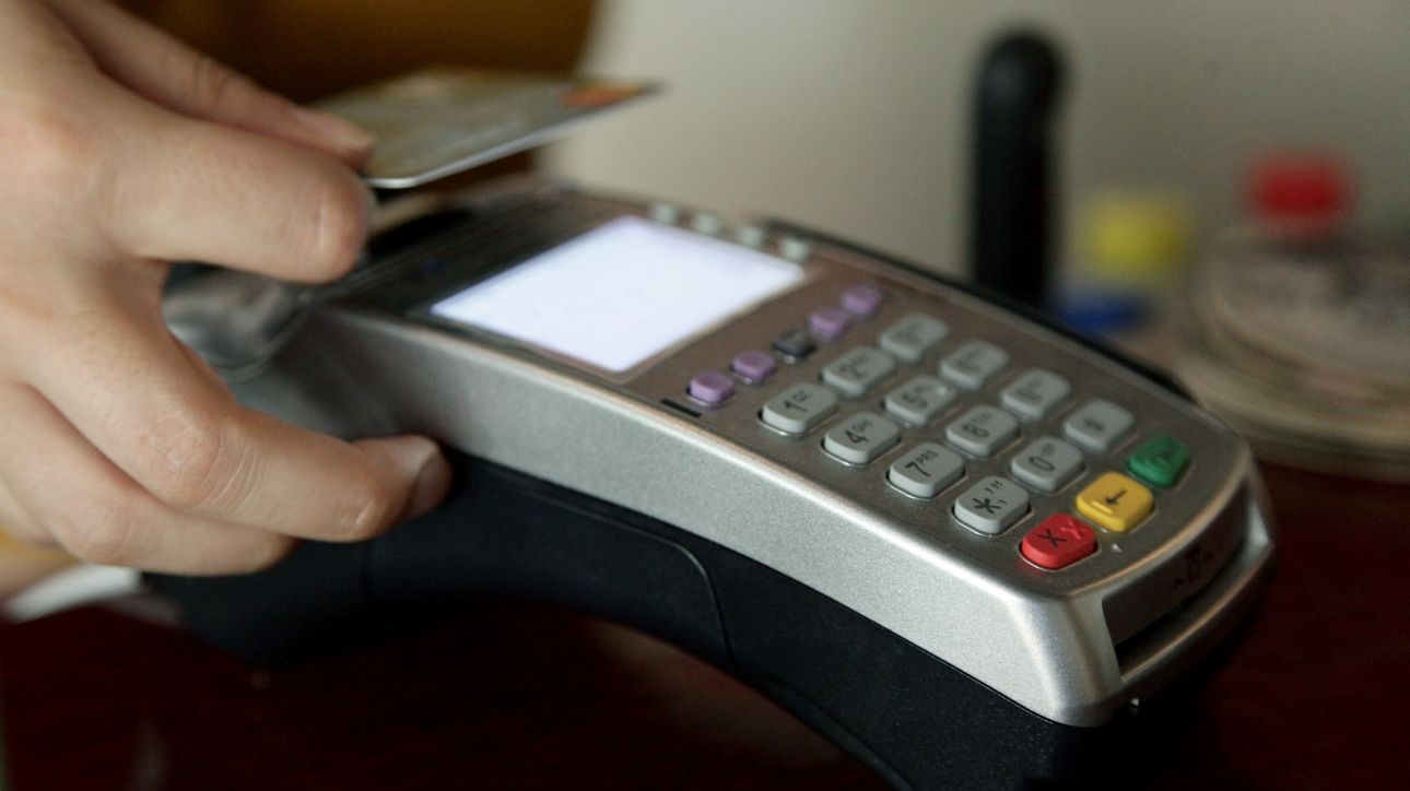 ΑΑΔΕ: Τι προβλέπει η οδηγία για υποχρεωτικά POS παντού - CNN.gr