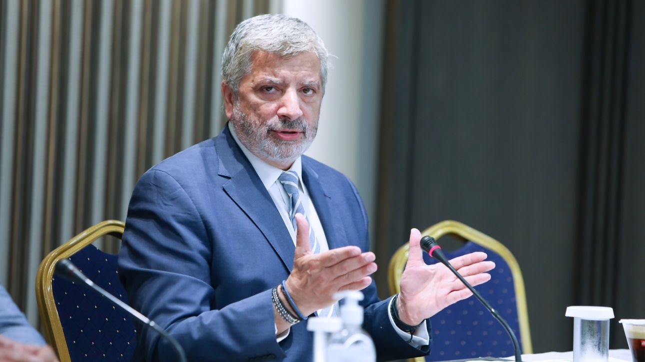 Πατούλης: Πάνω από 7 δισ. ευρώ κόστισε η εκπαίδευση 20.000 γιατρών που ...