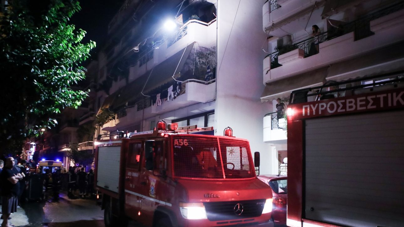 Ένας νεκρός από φωτιά στο Νέο Κόσμο: Οι πρώτες εικόνες από το ...