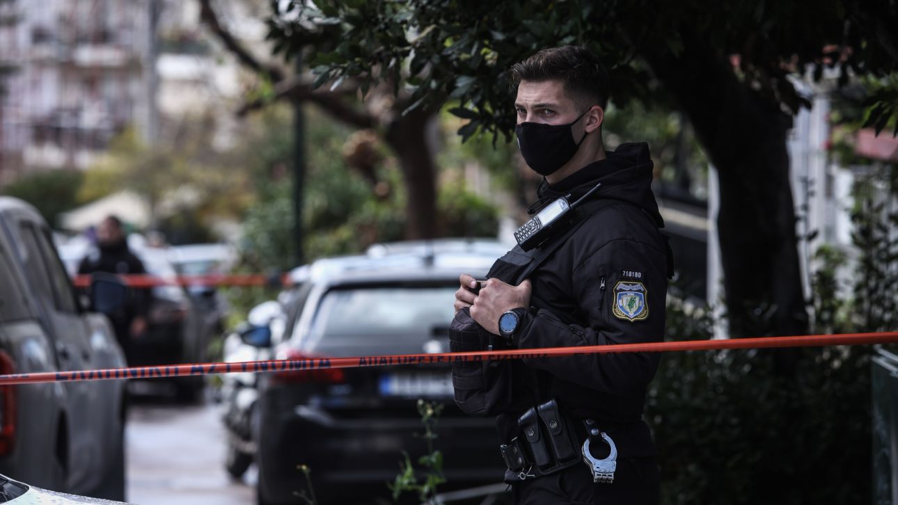 Νίκαια: Άνδρας βρέθηκε κρεμασμένος μέσα στο άλσος - CNN.gr