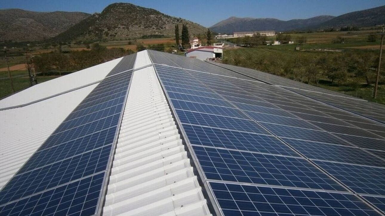Φωτοβολταϊκά στις στέγες: Τι ισχύει, τι να προσέξετε - CNN.gr