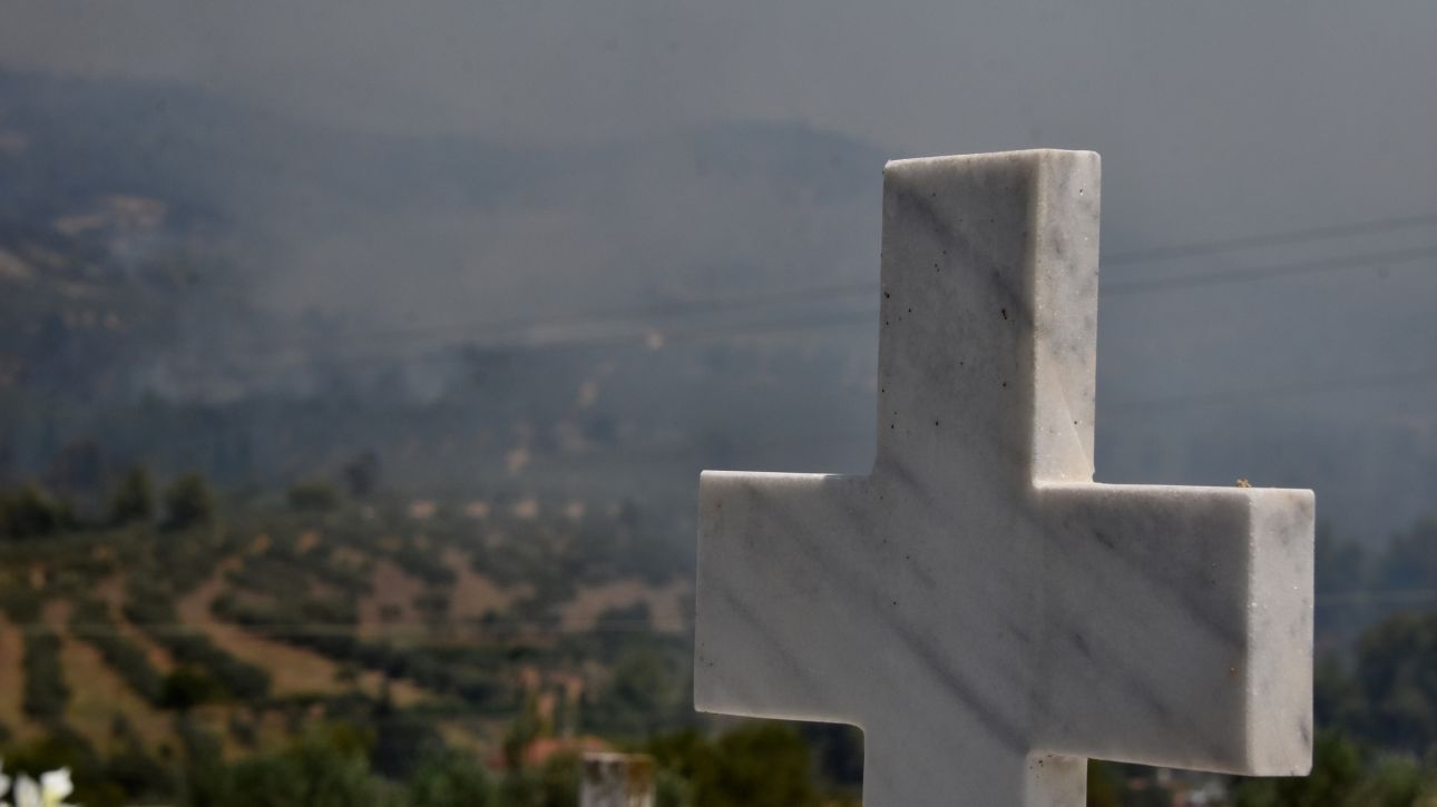 Γ’ Νεκροταφείο Αθηνών: Έσπασαν οστεοφυλάκια και άρπαξαν οστά - CNN.gr