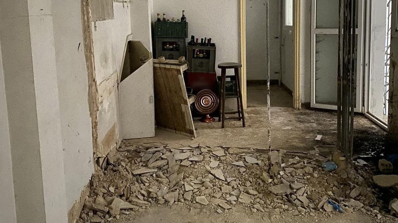 Εξάρχεια: Έφοδος της ΕΛ.ΑΣ. σε εγκαταλελειμμένο κτίριο - CNN.gr