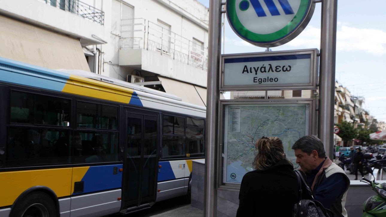 Μετρό Αιγάλεω: Απεγκλωβίστηκε η γυναίκα που έπεσε στις γραμμές – Την ...