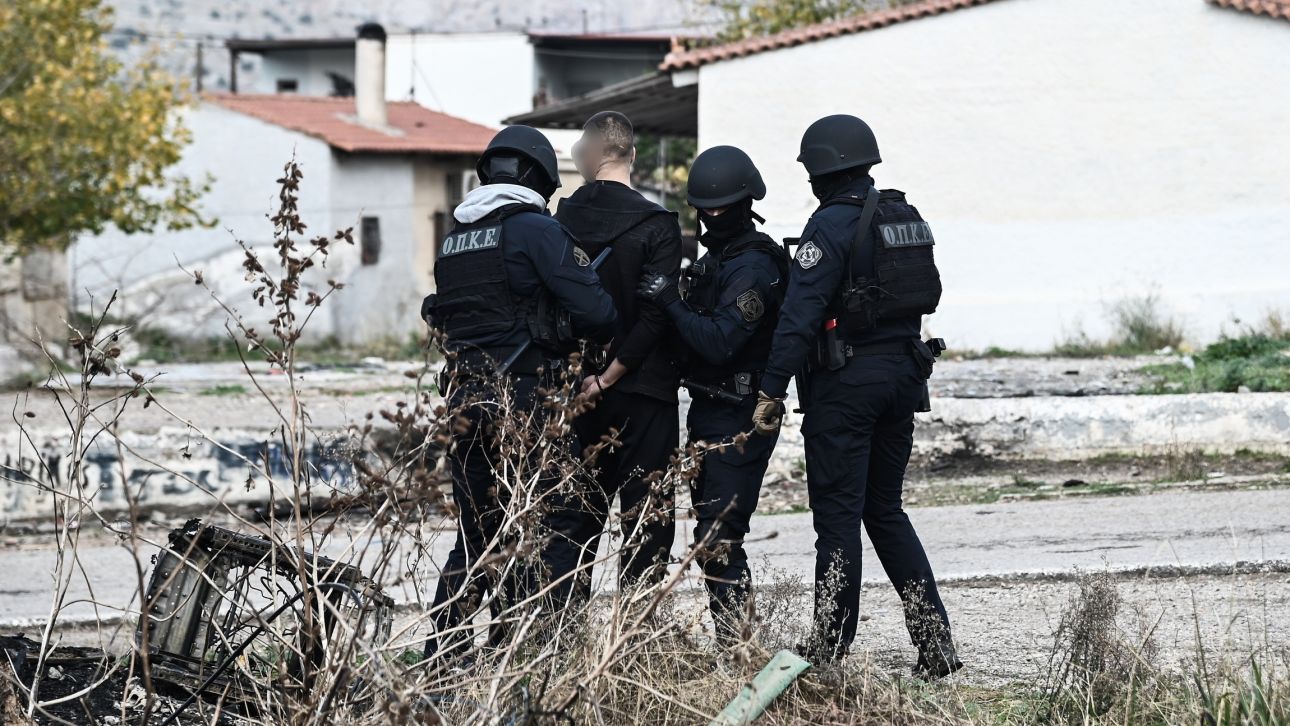 Δυτική Αττική: Εξι συλλήψεις και 15 προσαγωγές Ρομά σε μεγάλη ...