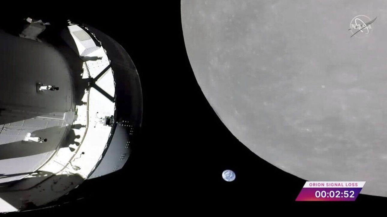 Το διαστημόπλοιο Orion της Nasa επέστρεψε στη Γη μετά το ταξίδι του ...