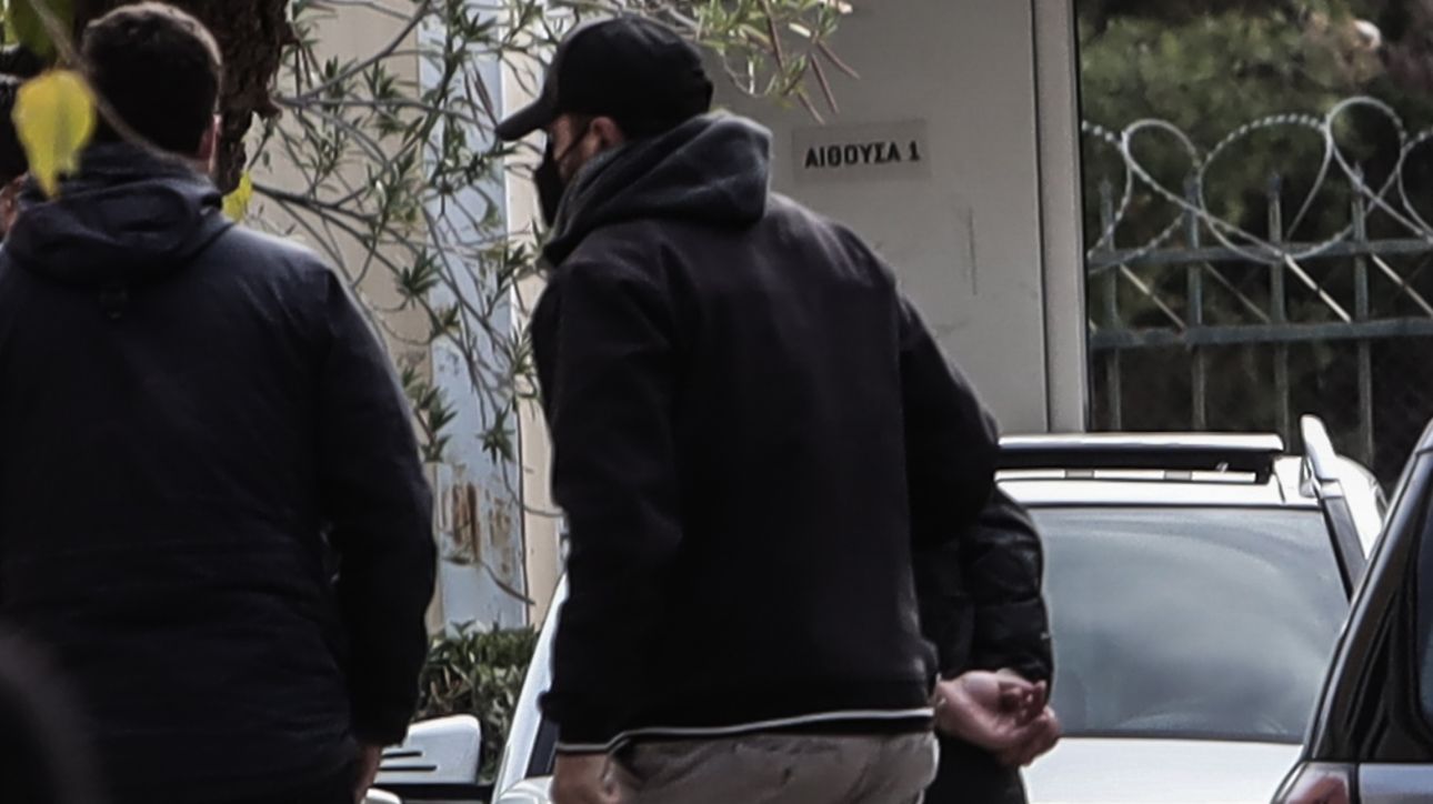 Κολωνός - Υπόθεση 12χρονης: Στον ανακριτή ο 57χρονος «Μιχάλης» - CNN.gr