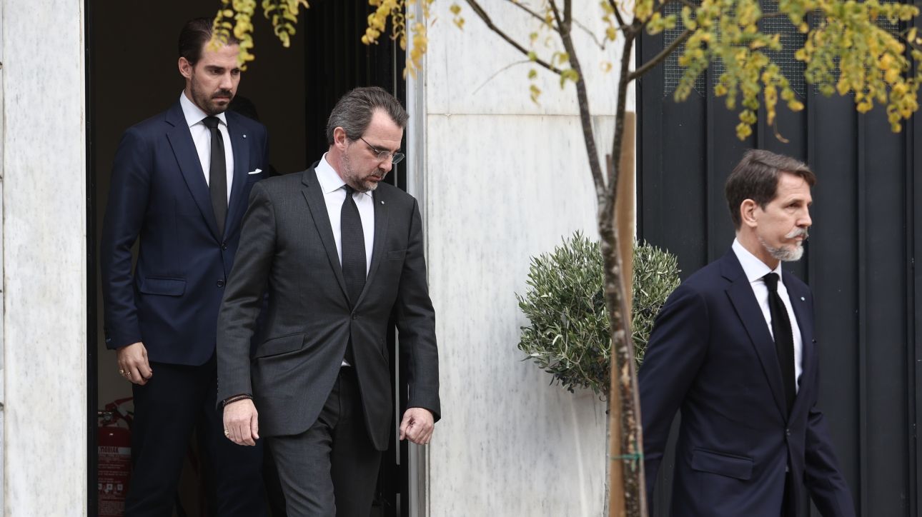 Κηδεία τέως βασιλιά Κωνσταντίνου: Αρχισαν οι αφίξεις των «γαλαζοαίματων ...