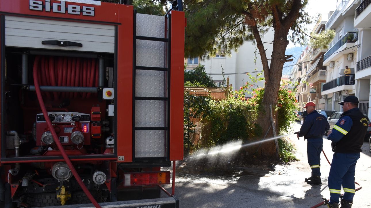 Αιγάλεω: Πυρκαγιά σε διαμέρισμα - Απεγκλωβίστηκαν ηλικιωμένοι - CNN.gr