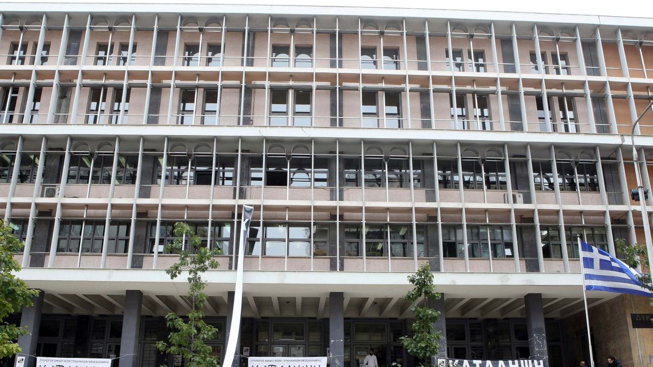 Άλκη Καμπανός: Ένταση μεταξύ δικηγόρων μέσα στην αίθουσα του ...