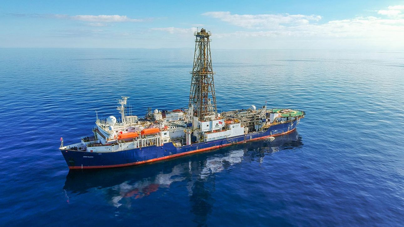 Στο Αιγαίο το εντυπωσιακό πλοίο-γεωτρύπανο JOIDES Resolution - CNN.gr