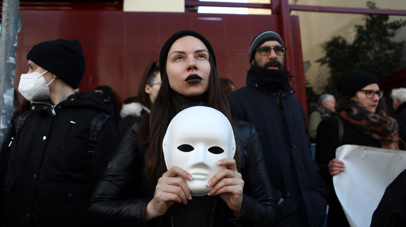 Κινητοποιήσεις Καλλιτεχνών: Παραιτήθηκαν και οι καθηγητές της ...