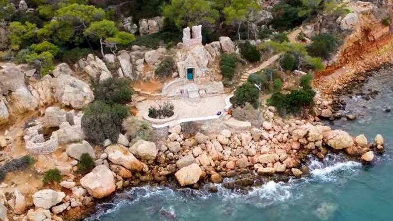 Βουλιαγμένη: Το «μυστικό» παραθαλάσσιο ξωκκλήσι του Αγίου Νικολάου - CNN.gr