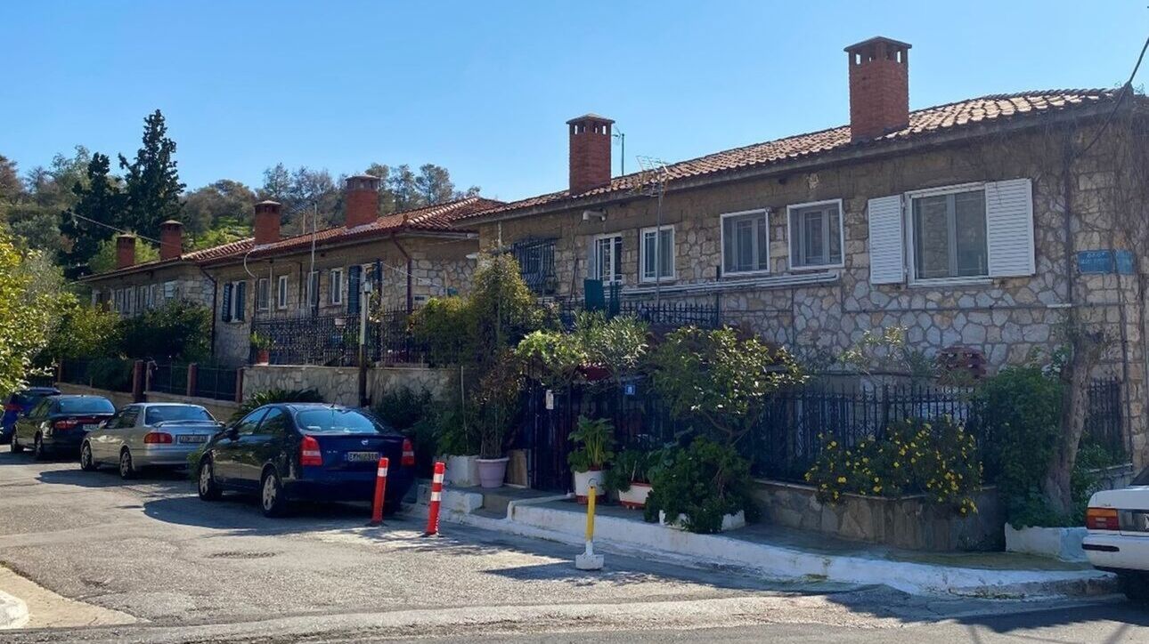 Πέτρινα: Ένα «χωριό» κρυμμένο στο κέντρο της Αθήνας - CNN.gr