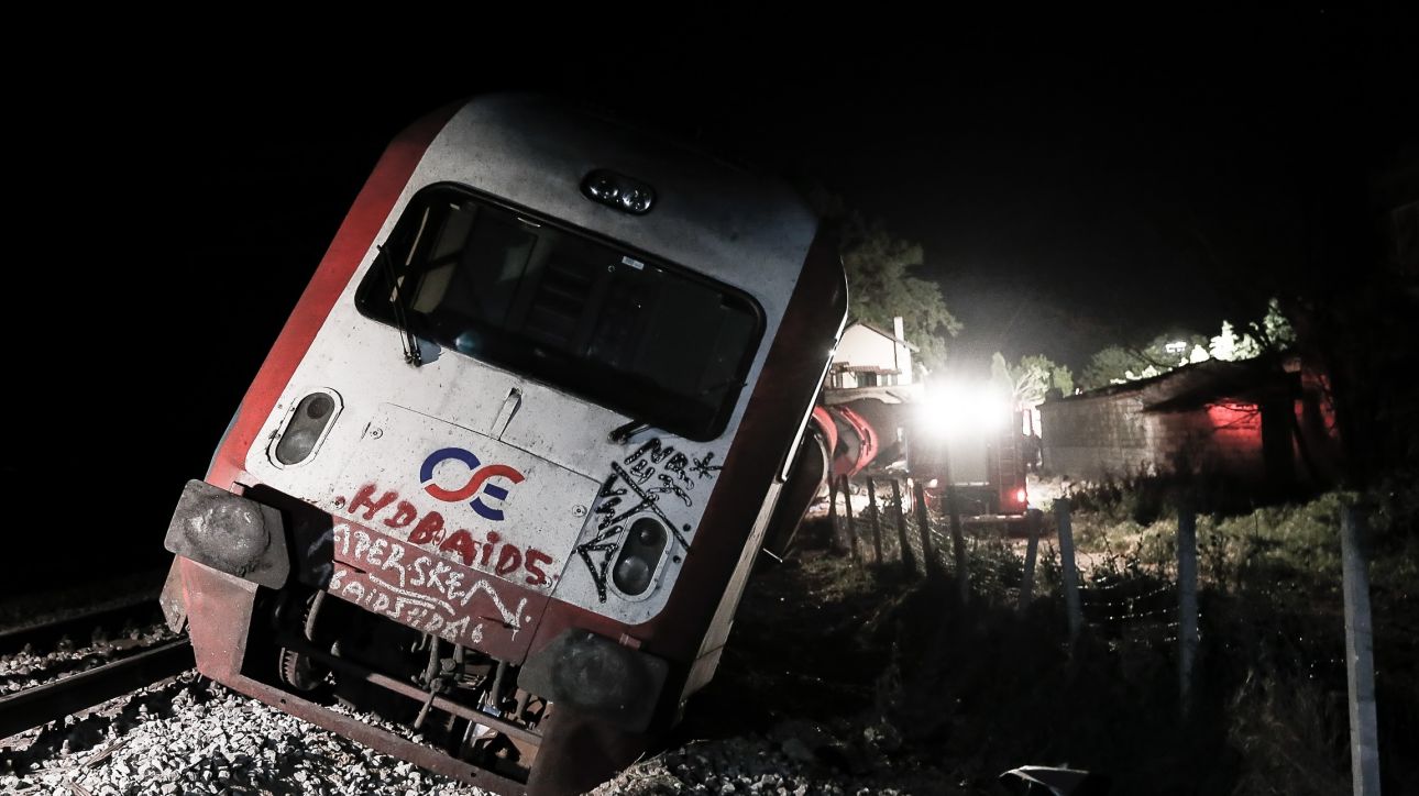 Σύγκρουση τρένων στα Τέμπη: Βίντεο από το σημείο του ατυχήματος - CNN.gr