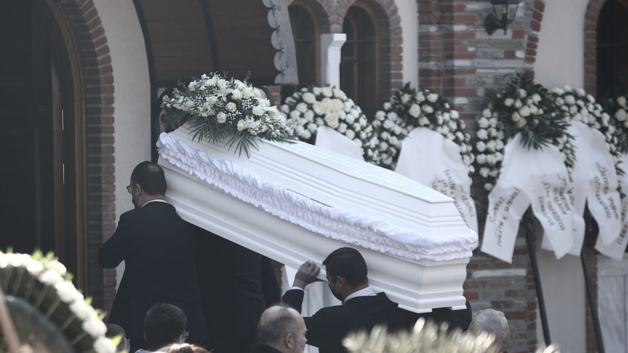 Τέμπη: Θρήνος στις κηδείες των θυμάτων του δυστυχήματος - Επισπεύδονται ...