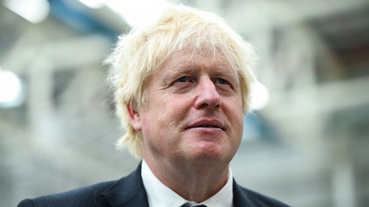 Ο Τζόνσον προτείνει τον πατέρα του για το χρίσμα του «Ιππότη» γράφουν ...