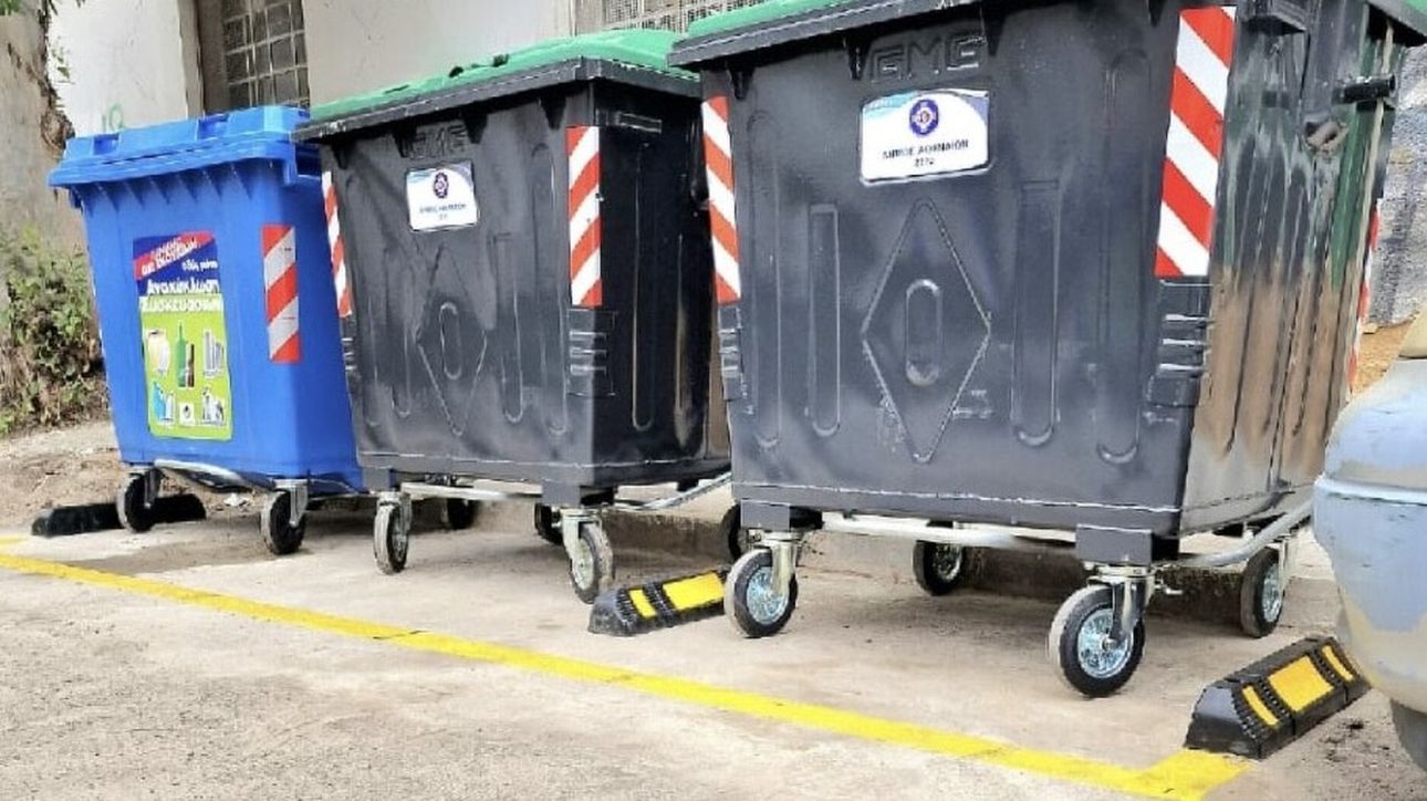 Τι είναι οι κίτρινοι σηματοδότες γύρω από τους κάδους απορριμμάτων της ...