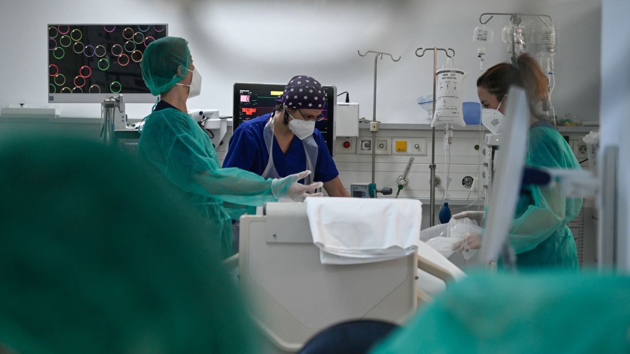 Επιτροπή Εμπειρογνωμόνων: Εισήγηση για κατάργηση των ΜΕΘ COVID - CNN.gr