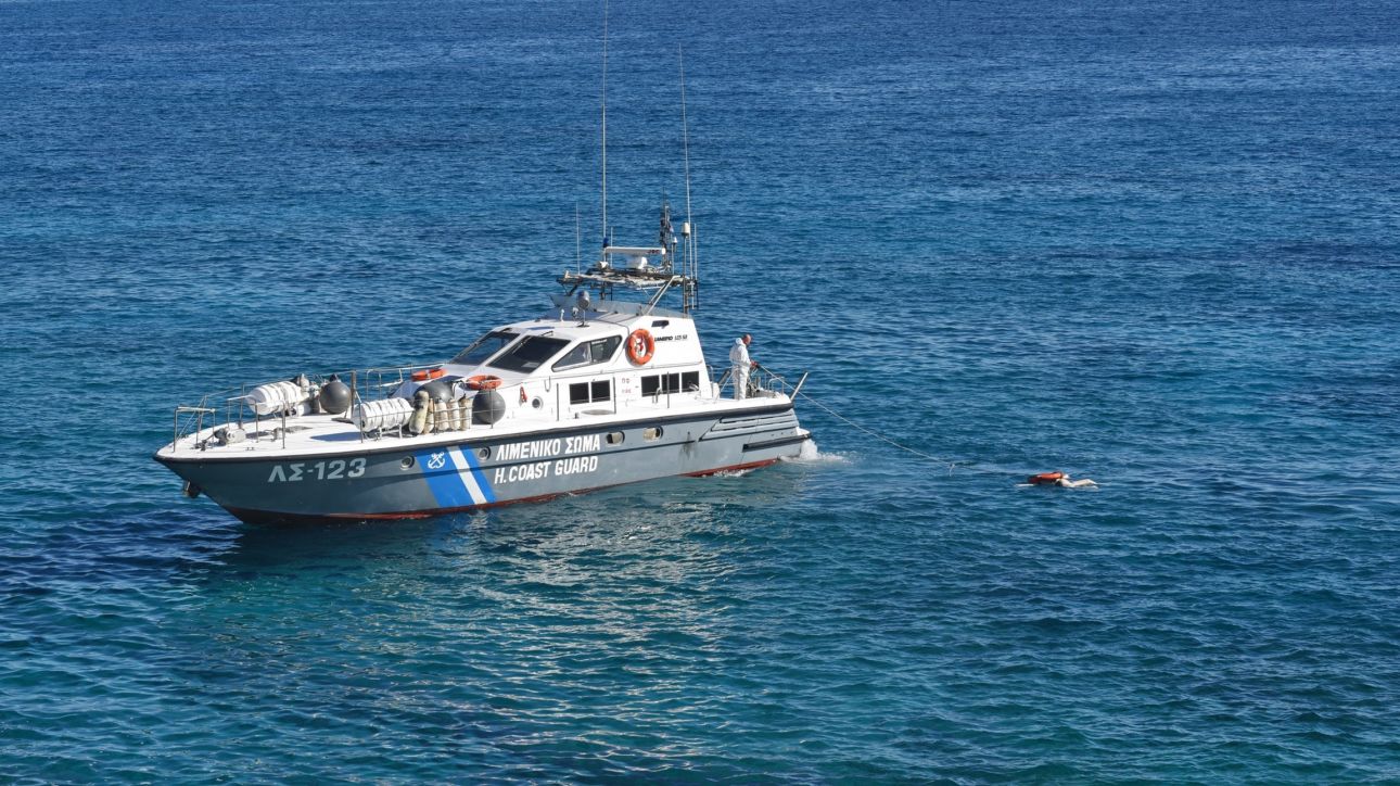 Έκλεψαν αρμαθιές μυδιών αλλά τους συνέλαβε το Λιμενικό - CNN.gr