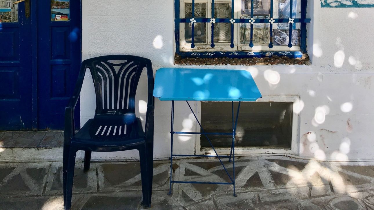 Πώς τρέφονται οι αιωνόβιοι: Έξι καθηγητές του ΕΚΠΑ δίνουν διατροφικές ...