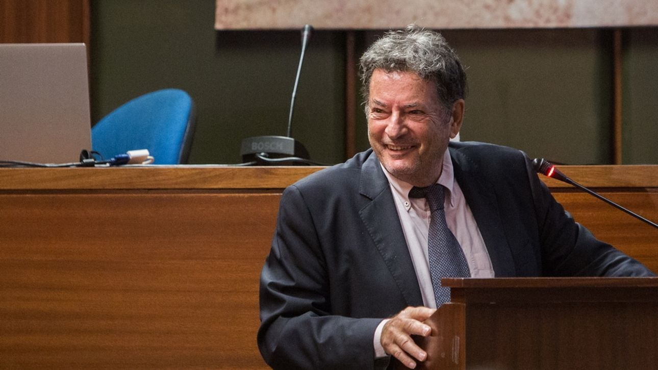 Πέθανε ο αρχιτέκτονας και ιστορικός βιβλίου Κωνσταντίνος Στάικος - CNN.gr