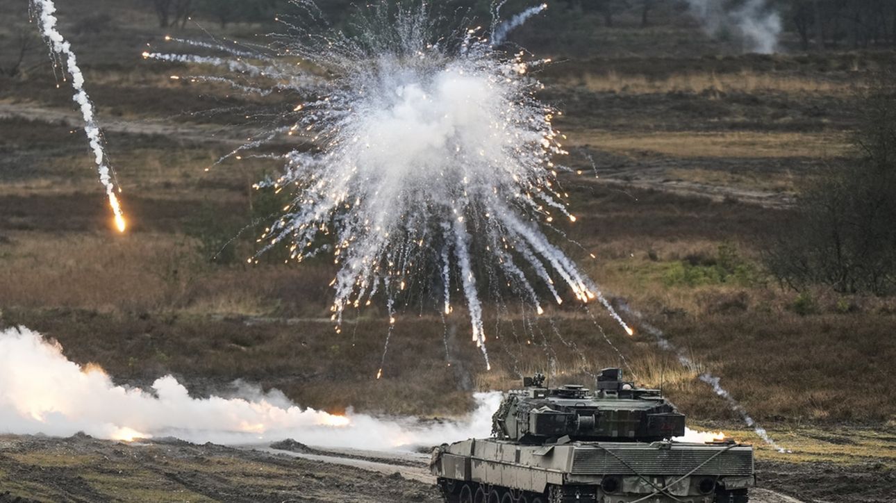 Η Ισπανία στέλνει έξι Leopard στην Ουκρανία - CNN.gr