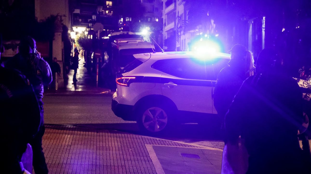 Περισσός: Ποινική δίωξη στον 19χρονο για την επίθεση με μαχαίρι - CNN.gr