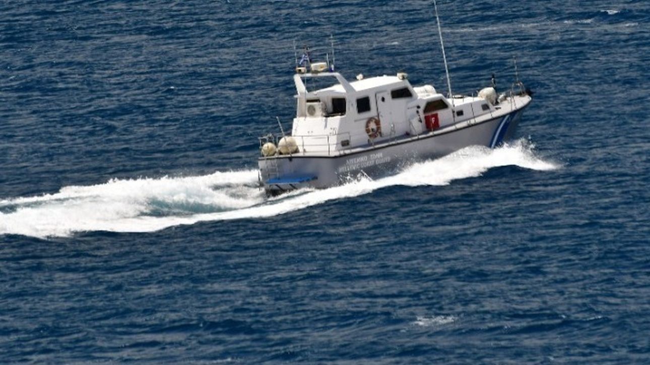 Προσάραξη φορτηγού πλοίου ανοιχτά της Χάλκης - CNN.gr