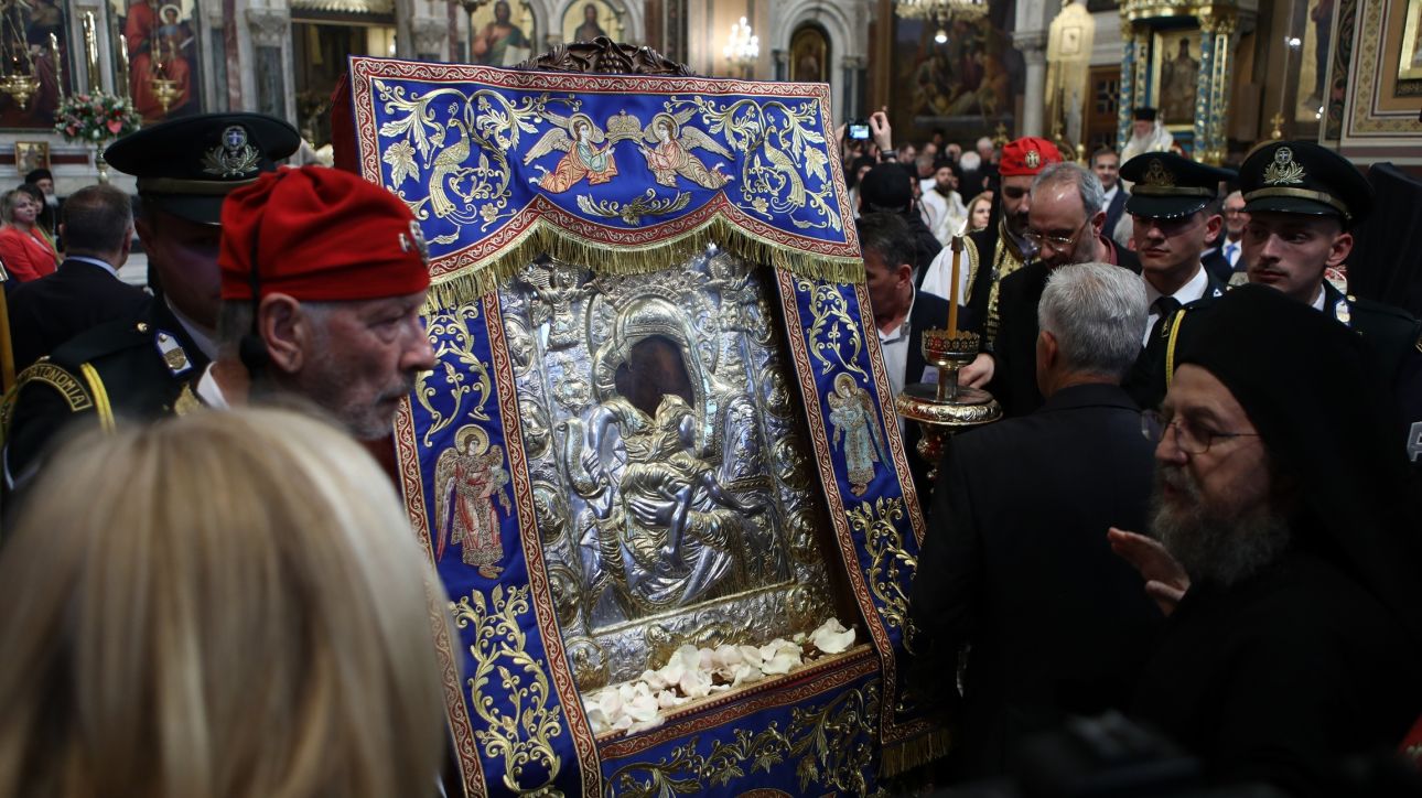 Στη Μητρόπολη Αθηνών η ιερή εικόνα της Παναγίας «Άξιον Εστί» - CNN.gr