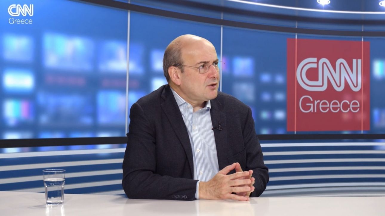 Χατζηδάκης στο CNN Greece: Στο γήπεδο έχει κατέβει για να παίξει μπάλα μόνο μία ομάδα - CNN.gr