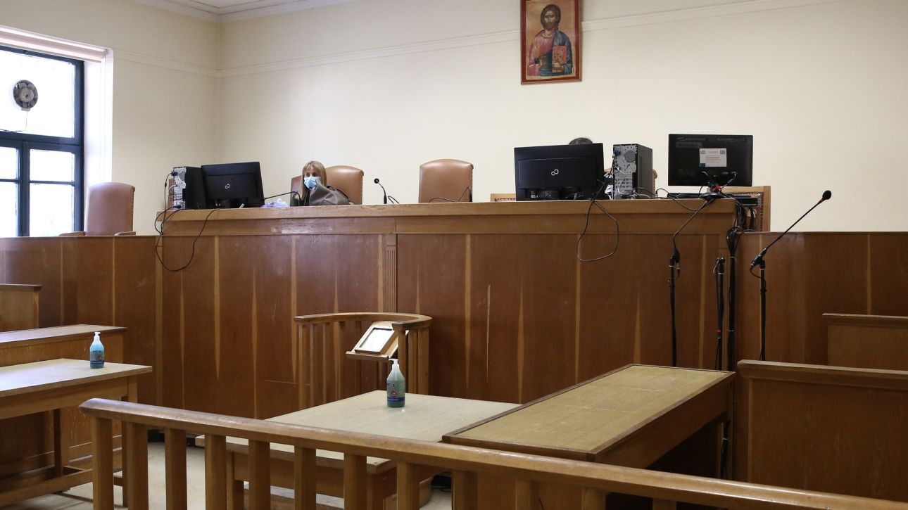 Αναβλήθηκε η δίκη του άνδρα που είχε δαγκώσει αστυνομικούς στην Καβάλα ...
