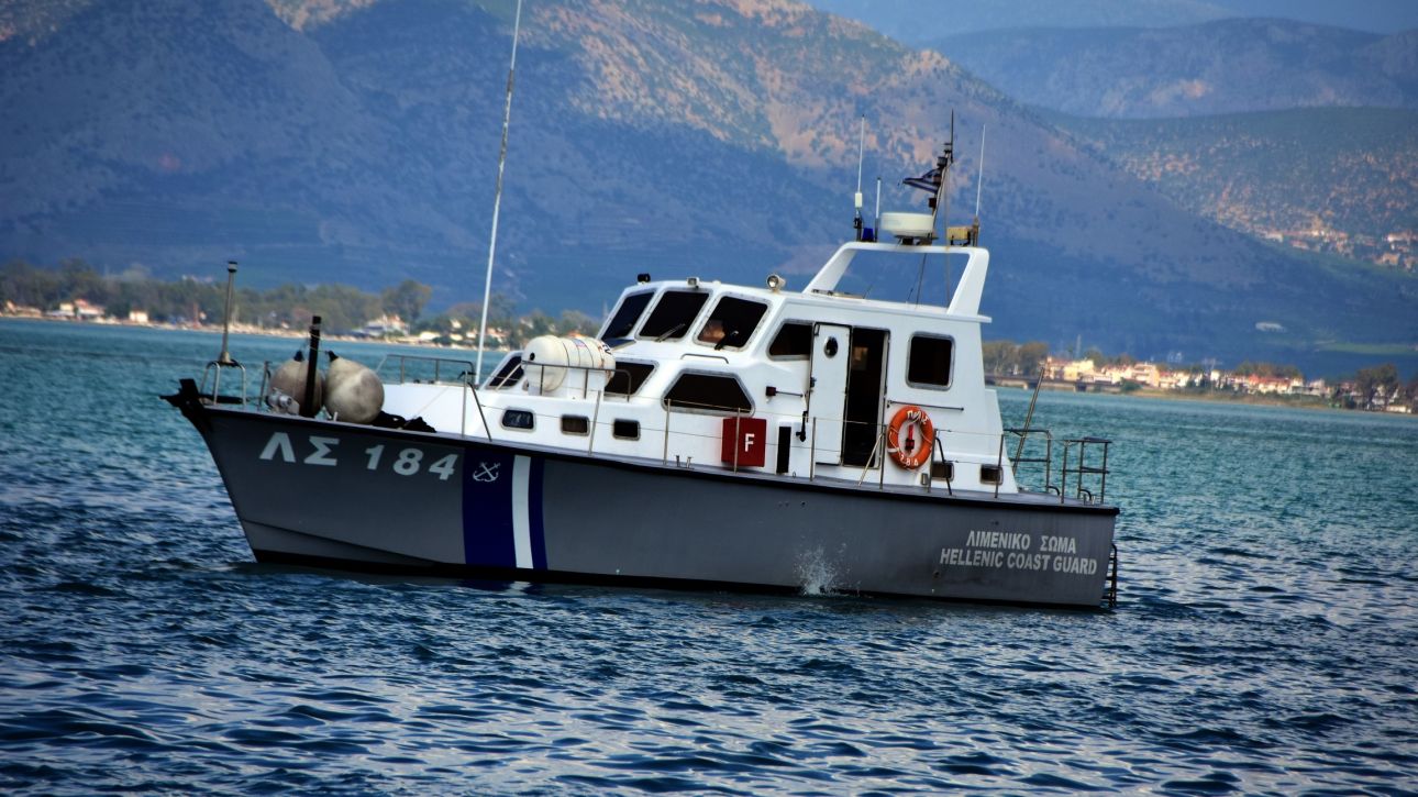 Εντοπισμός και περισυλλογή δύο ναυαγών από το Λιμενικό στη Νάξο - CNN.gr