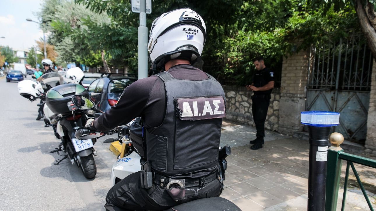 Ρόδος: 18χρονος παρέσυρε και τραυμάτισε αστυνομικό κατά τη διάρκεια ...