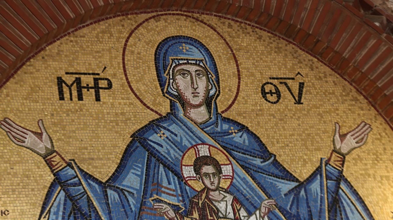 Δεκαπενταύγουστος: Τα πιο γνωστά έθιμα σε όλη τη χώρα - CNN.gr