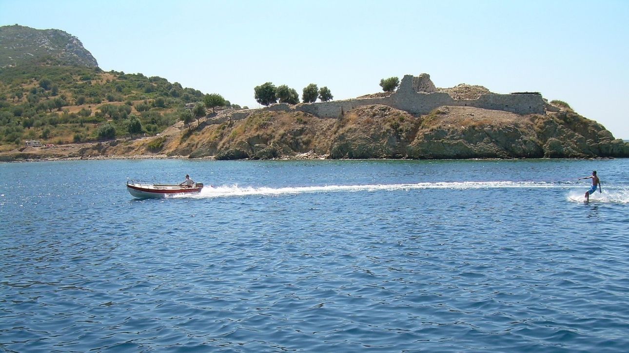 Χαλκιδική: Προσωρινή απαγόρευση κολύμβησης στην παραλία της Νικήτης ...